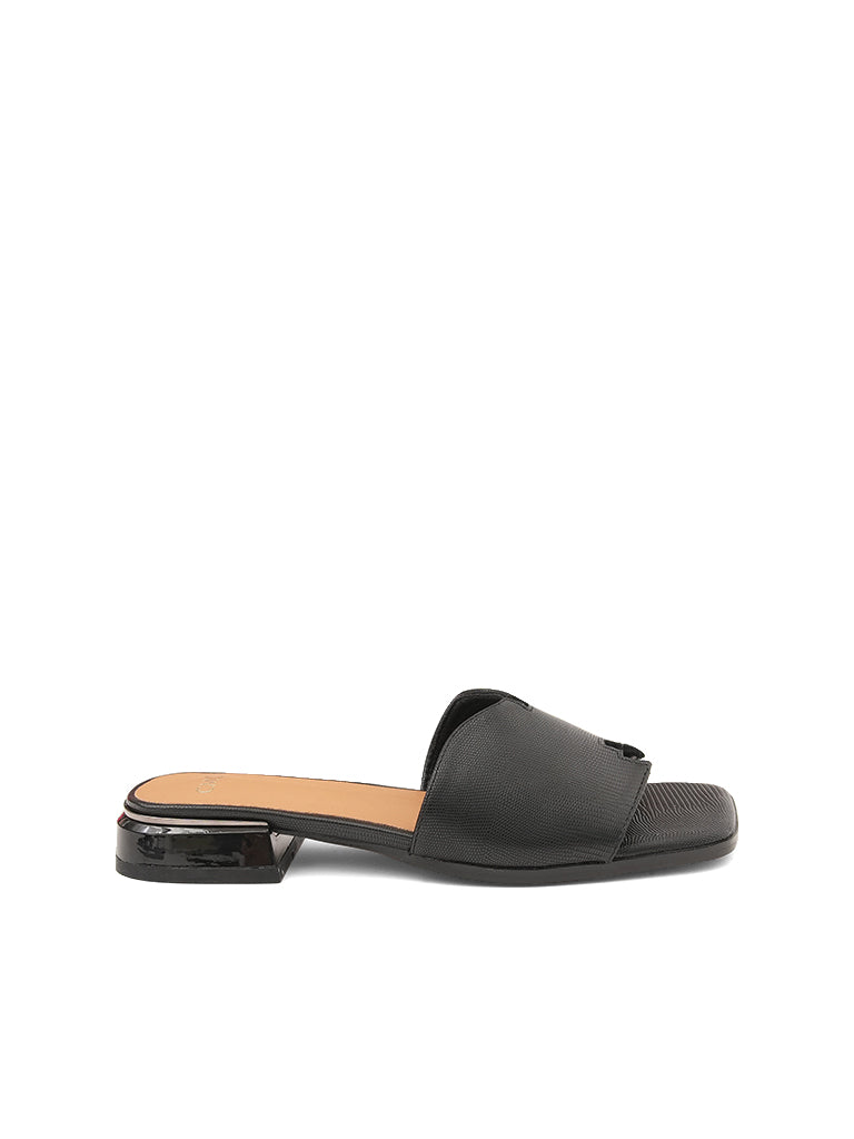 SLIDES & SANDALS – cmgph