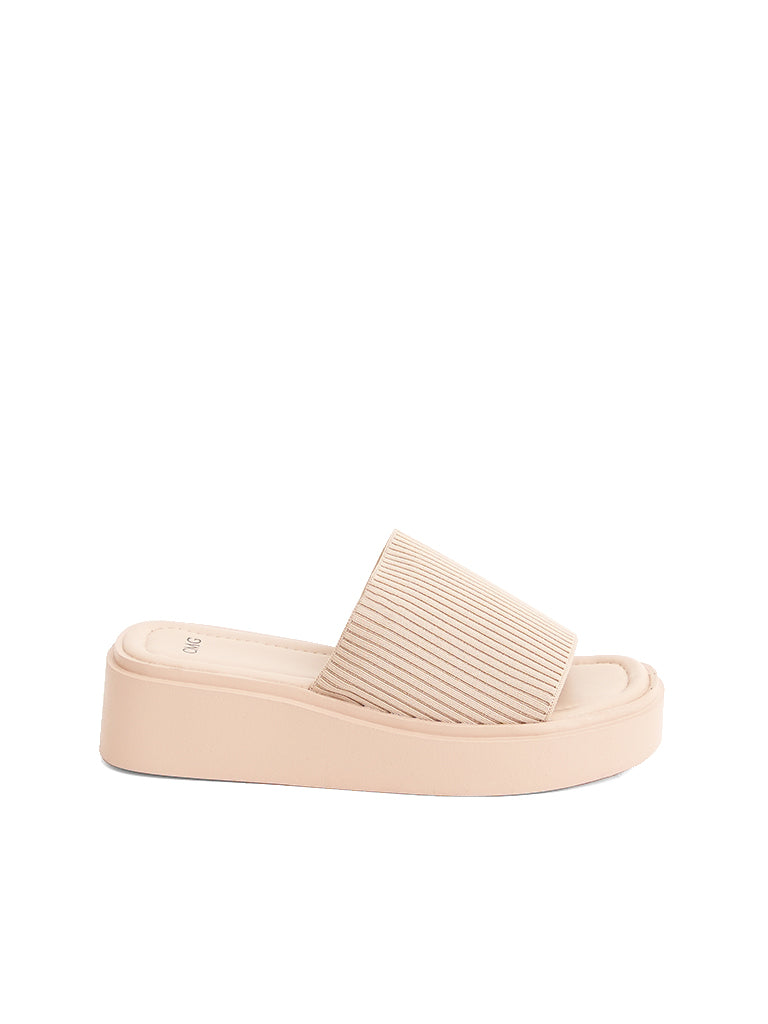 SLIDES & SANDALS – cmgph