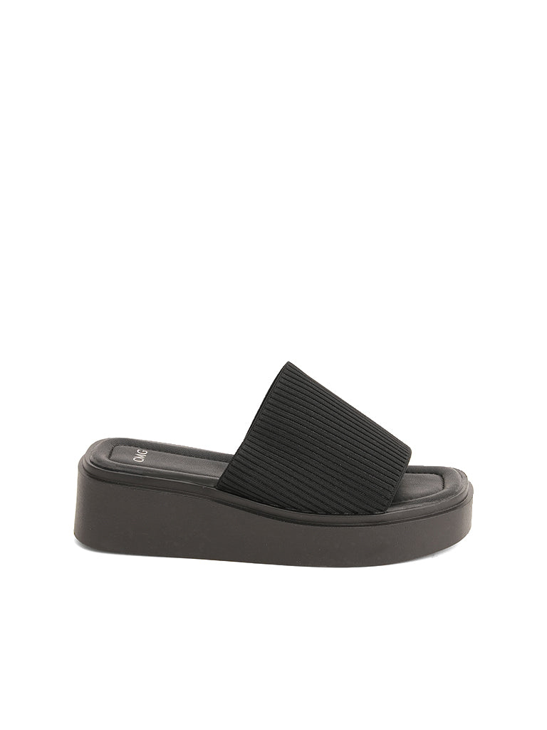 SLIDES & SANDALS – cmgph