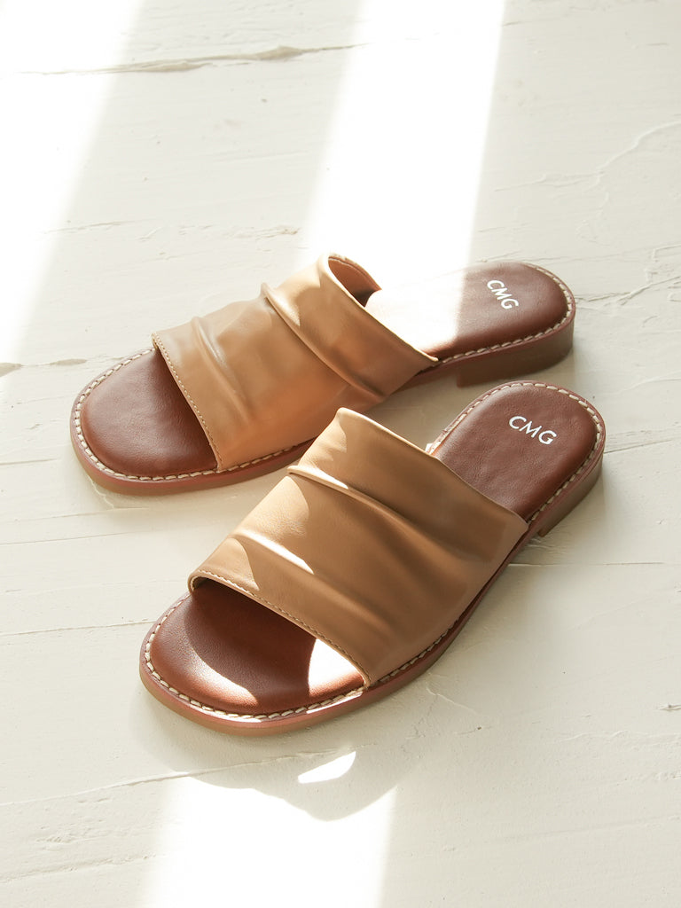 SLIDES & SANDALS – cmgph